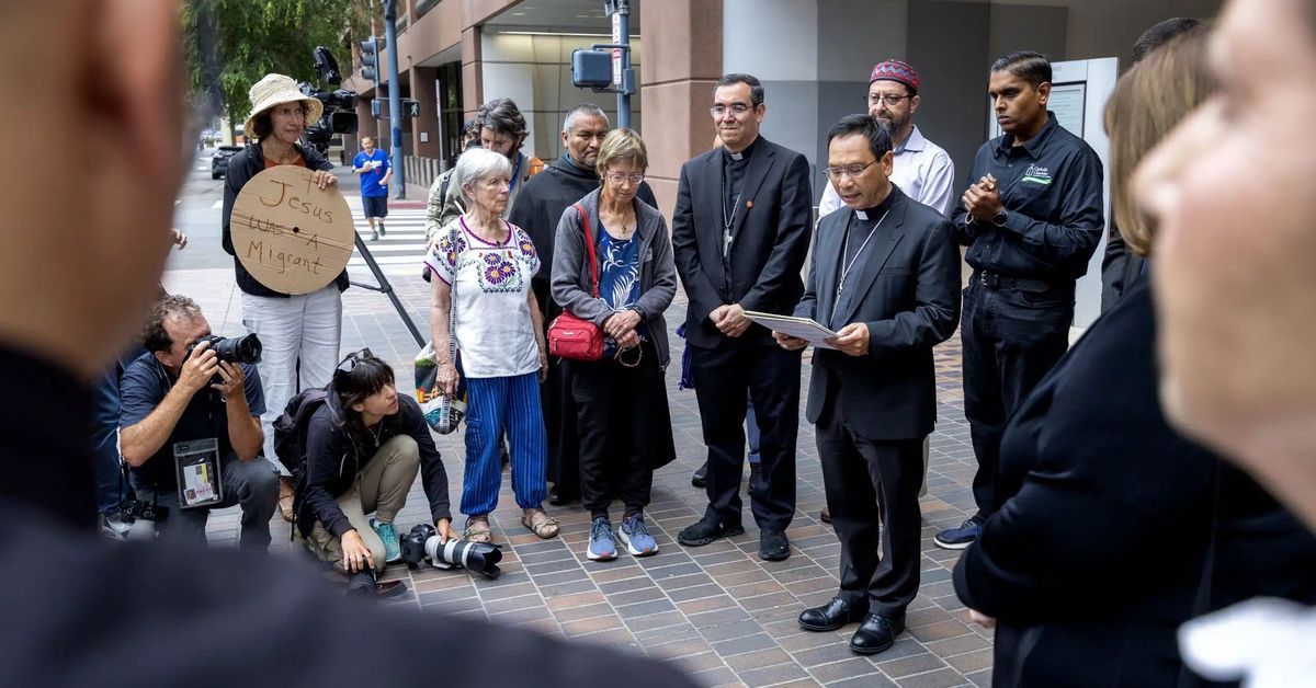Michael Pham, el obispo de San Diego (EE.UU.) que acompaña a los ...