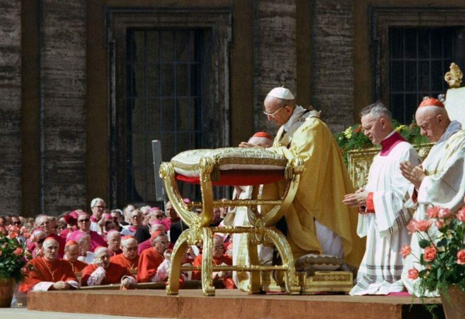 Pablo VI: Santo de altar, un Papa grande y discutido