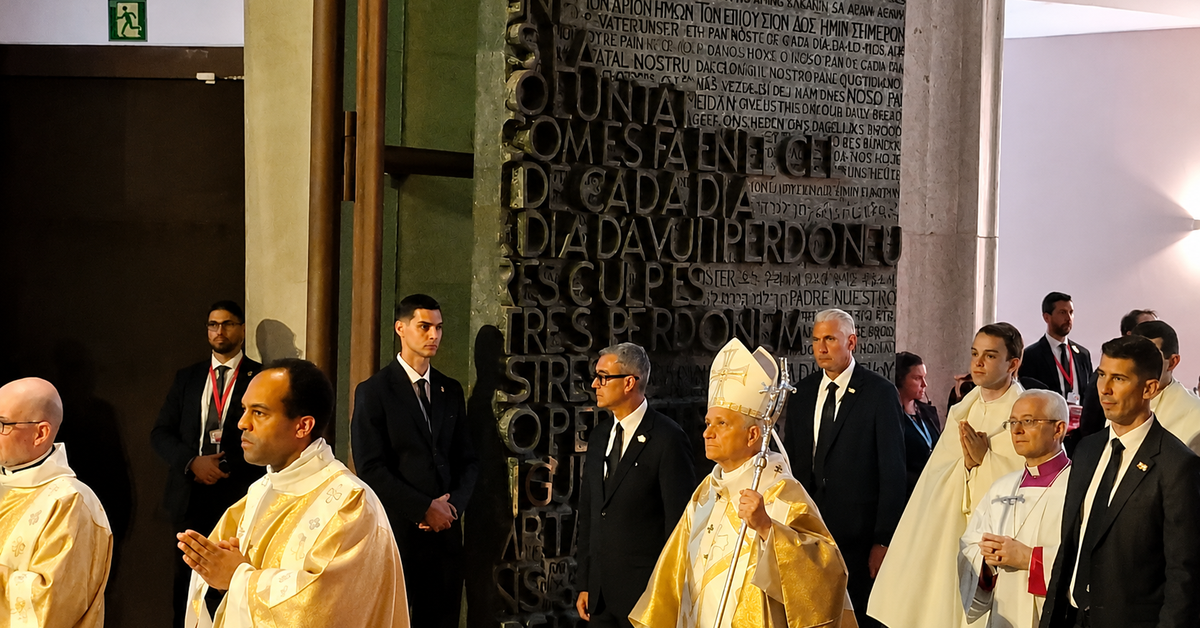 Anatomía de unos segundos: la entrada de León XIV en la Sagrada Familia