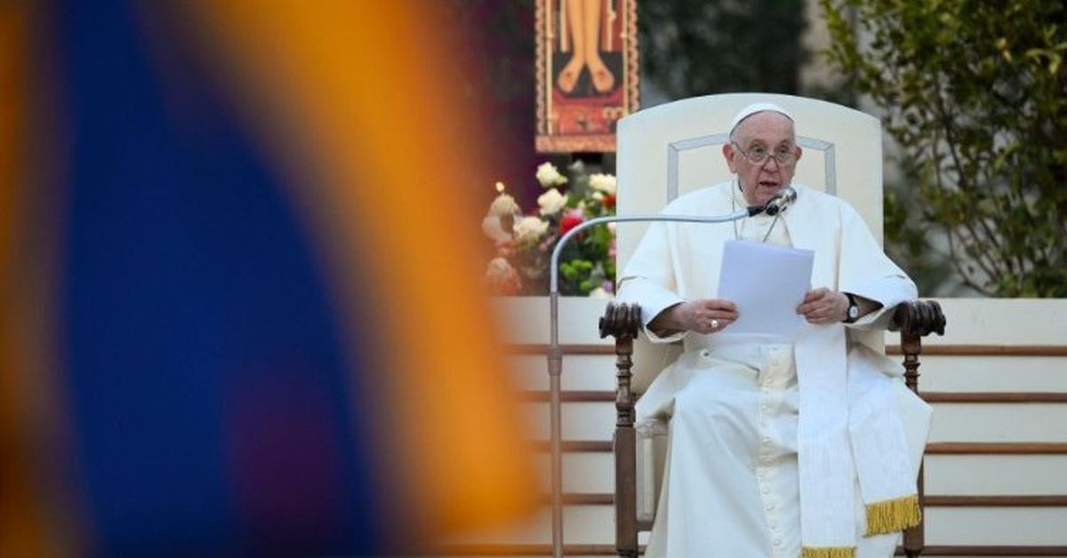 Francisco resume el objetivo sinodal: "Escuchar, comprender y dialogar ...